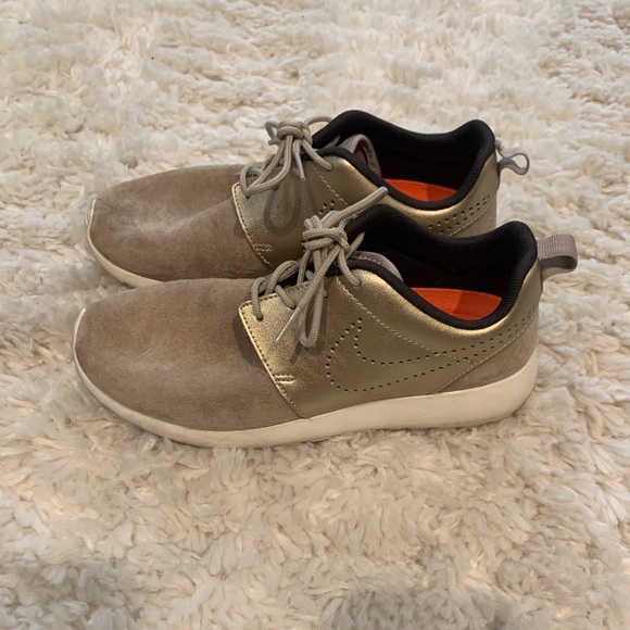 Nike | Shoes | Limited Edition Nike Suede Roche | Poshmark